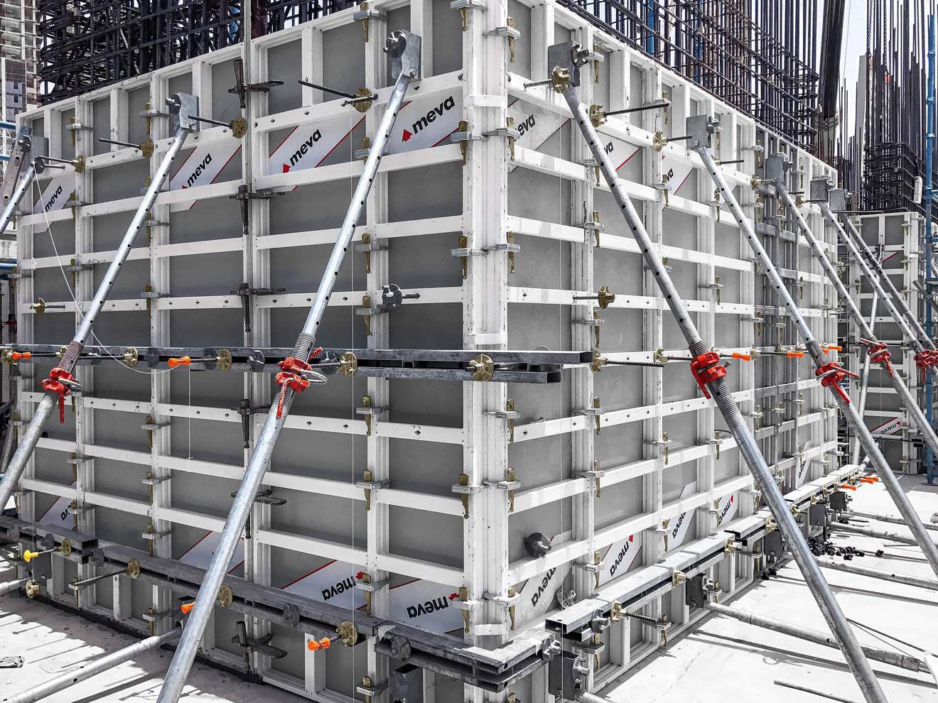 Lightweight formwork - AluFix - MEVA Schalungs-Systeme - modular / wall