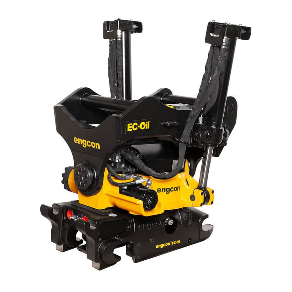 Excavator tilting tool attachement system - EC226 - engcon Nordic AB