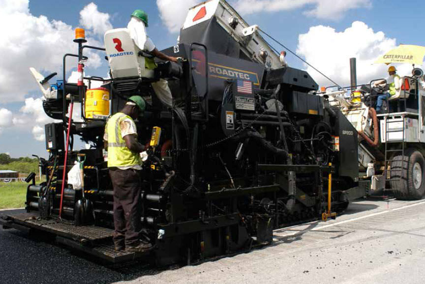 Asphalt paver - 11’4” (3.454 m) | SP-200e/ex - Roadtec - tracked