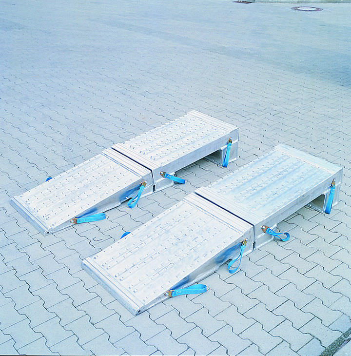 Heavy load loading ramp - VFR series - ALTEC - folding