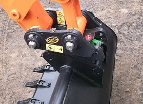 Excavator quick coupler - QR series - Geith International Ltd.
