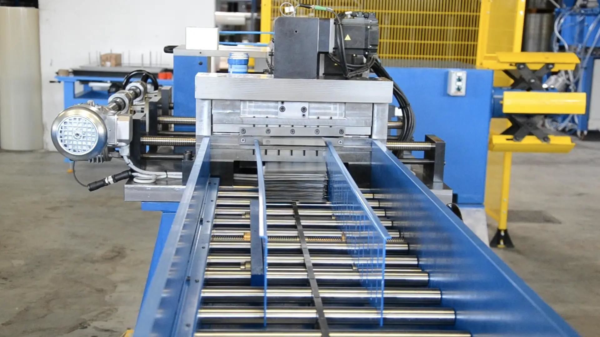 Steel cut-to-length cutting line - LT 200 90° - Siltech S.r.l. - sheet ...