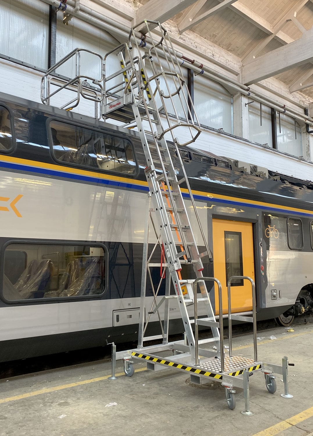 Aluminum ladder - 112/A - Faraone Industrie Spa - mobile / telescopic ...