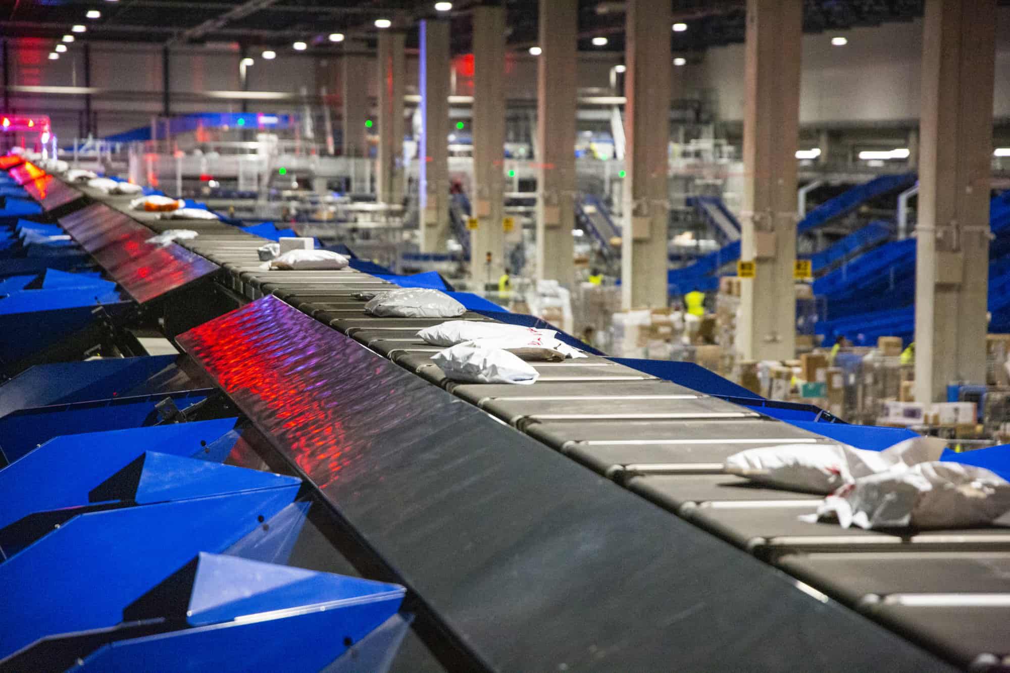 Logistic sorter - CROSSORTER 700 - VANDERLANDE - for parcel