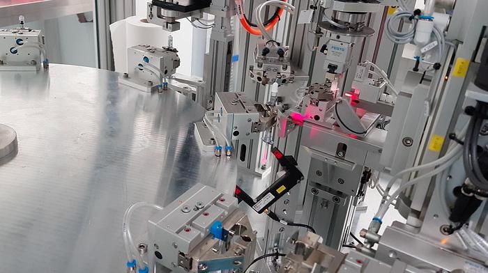 Syringe filling and capping machine - MFC - PMR System Group ...