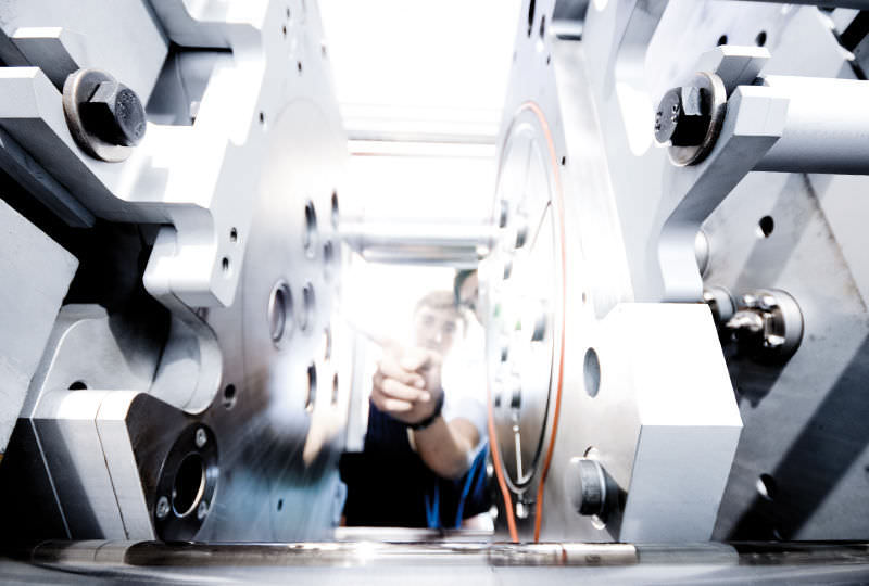 Horizontal injection molding machine - DESMA series - DESMA ...