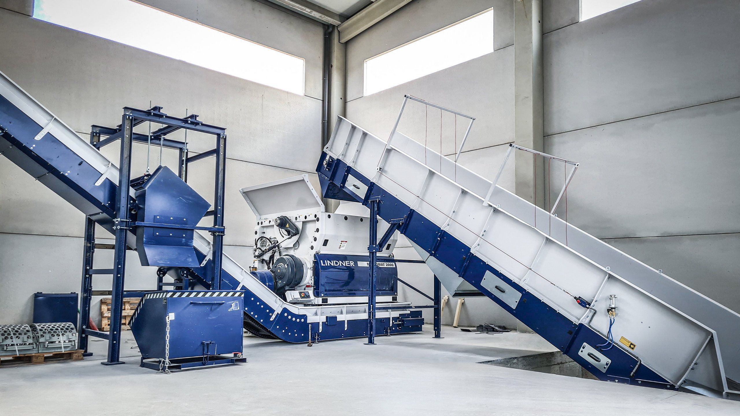 Primary shredder - Micromat - Lindner Recyclingtech GmbH - single shaft ...