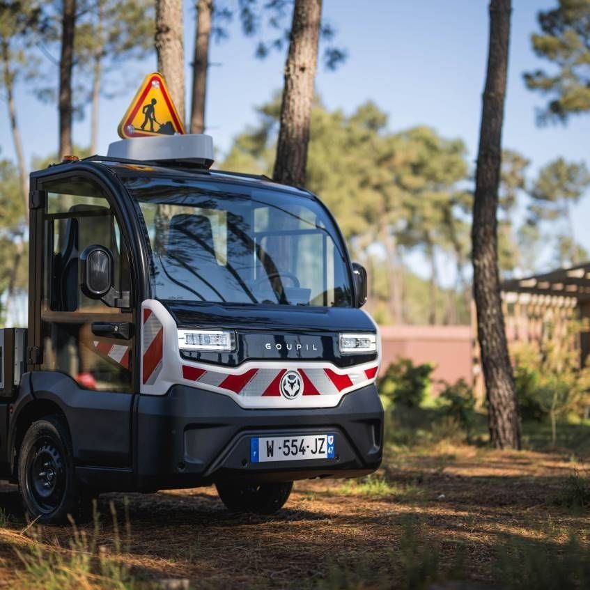 Multi-purpose vehicle - G4+ - GOUPIL - electric / cab and chassis / modular