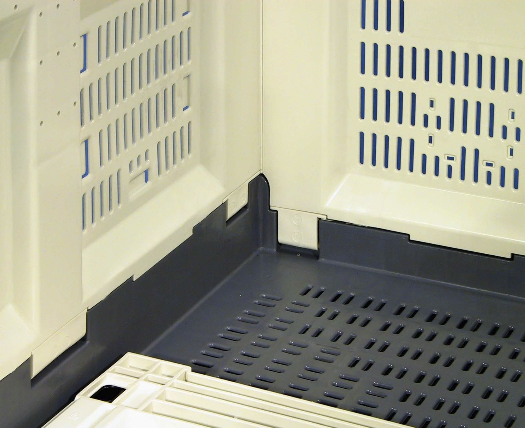 Plastic pallet box - Smartbox™ - Engels Manutention et Environnement ...