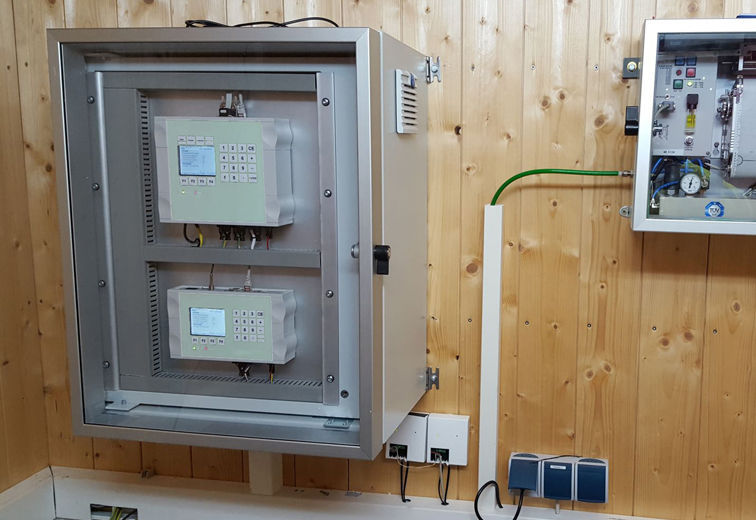 Water level data-logger - NetLogCom - Seba Hydrometrie GmbH & Co. KG ...