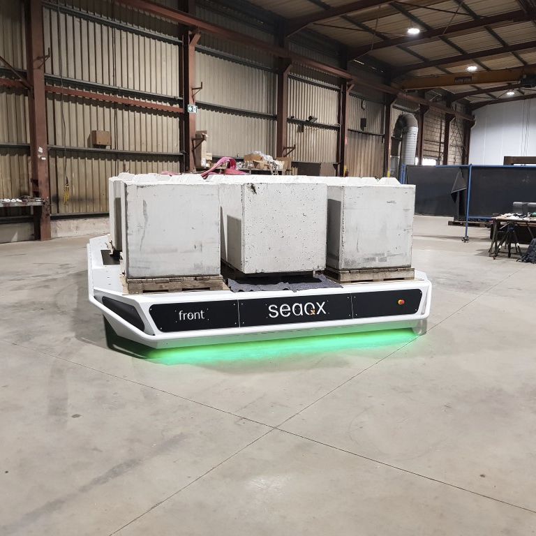 2-axle electric transporter - 20T omni transporter + 6D-deck - Seaqx NV ...