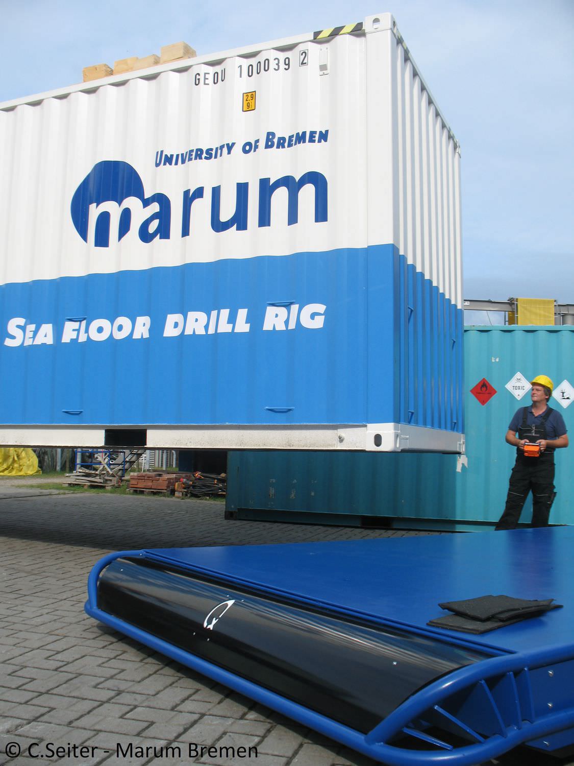 Electric self-propelled trailer - 20T transporter - Seaqx NV