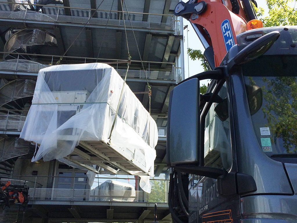 Truck-mounted crane - 1855 - Effer S.p.a - swing-arm / building / hydraulic
