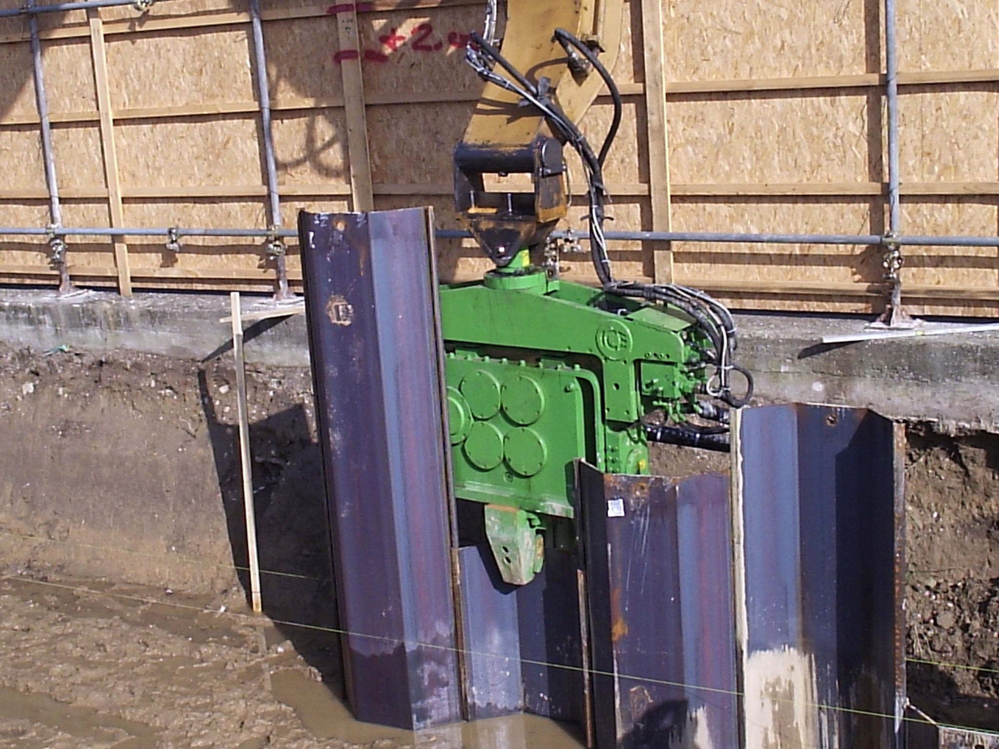 Vibratory pile-driving hammer - 823SH - International Construction ...