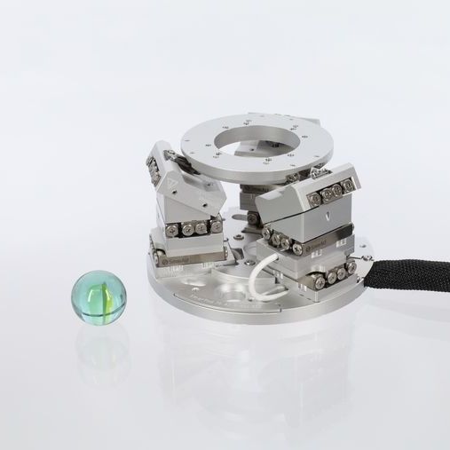 Multi-axis nanopositioning system - SMARPOD 70.42 - SmarAct GmbH ...