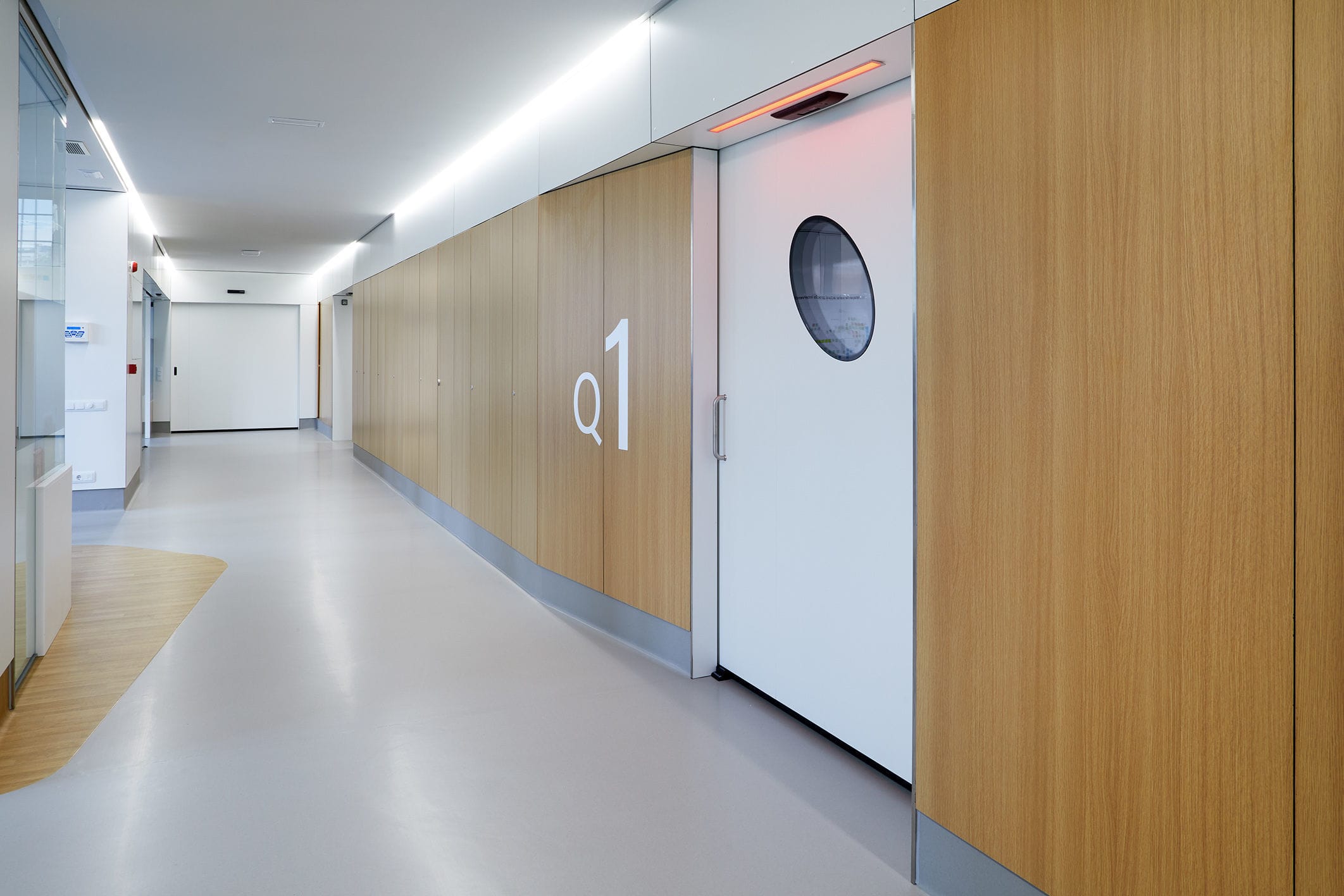 Multi-leaf door - P50 - PUERTAS FERROFLEX SL - sliding / glazed ...