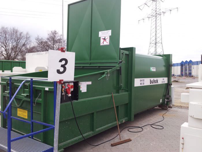 Plastic waste compactor - Plug and press - AVERMANN Maschinenfabrik ...