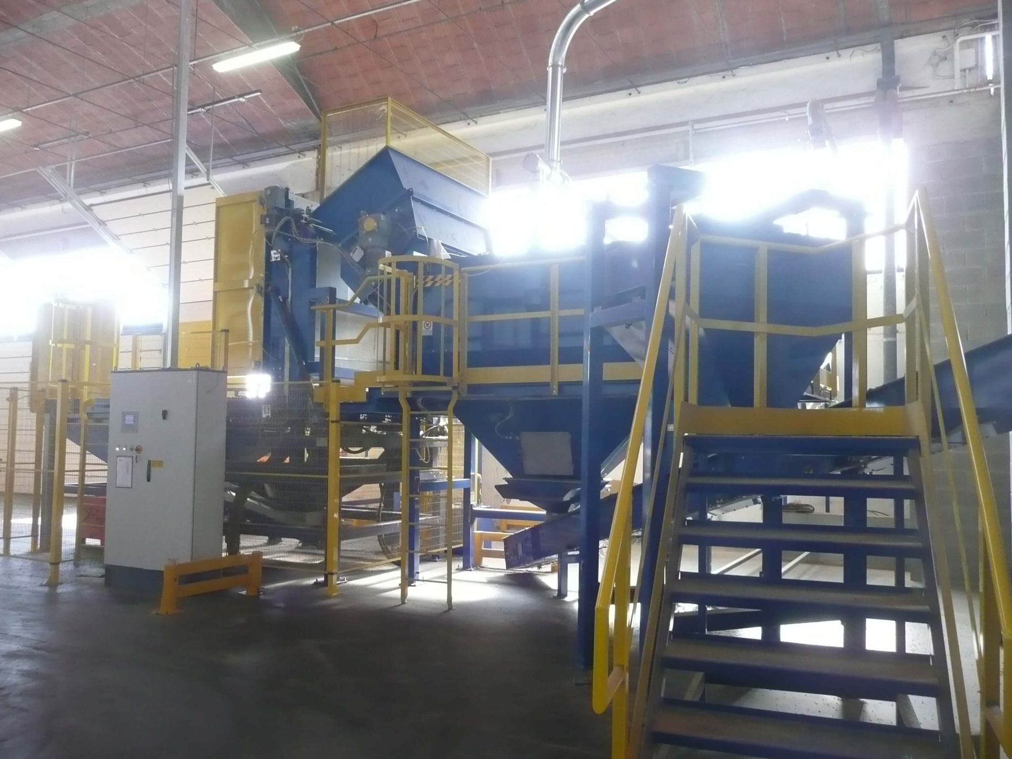 Hydraulic tipping station - COMAV - for containers / fixed / automatic