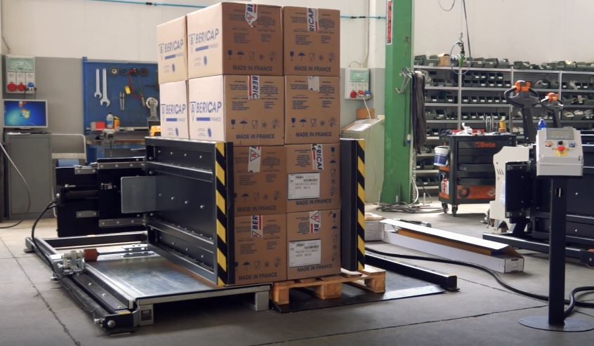 Automated pallet changer - Stationary Toppy Side Mover - TOPPY SRL ...