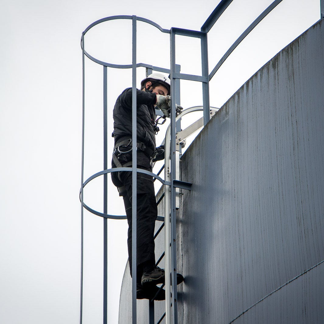 Guide rail - SafetyRail Vertical - SafetyConcept s.a. - safety ...