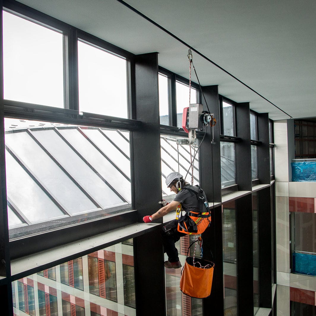 Horizontal lifeline - SafetyRail Corde - SafetyConcept s.a. - fall ...