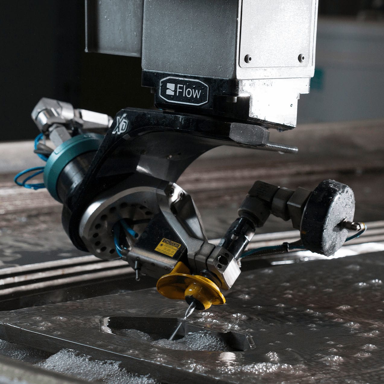 Water-jet cutting head - Dynamic Waterjet® XD - Flow Europe GmbH - Flow ...