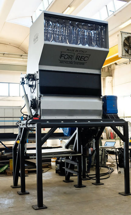 Primary shredder - SR series - FORREC - single-shaft / for wood / paper