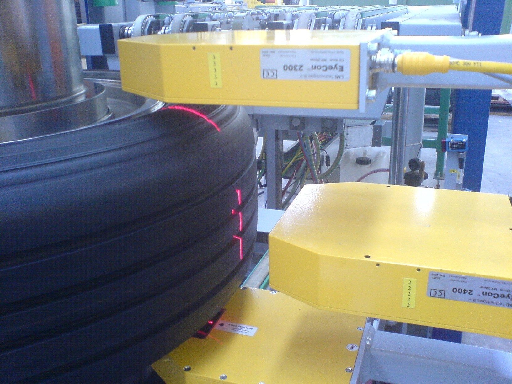 Tire inspection machine - LMI Technologies