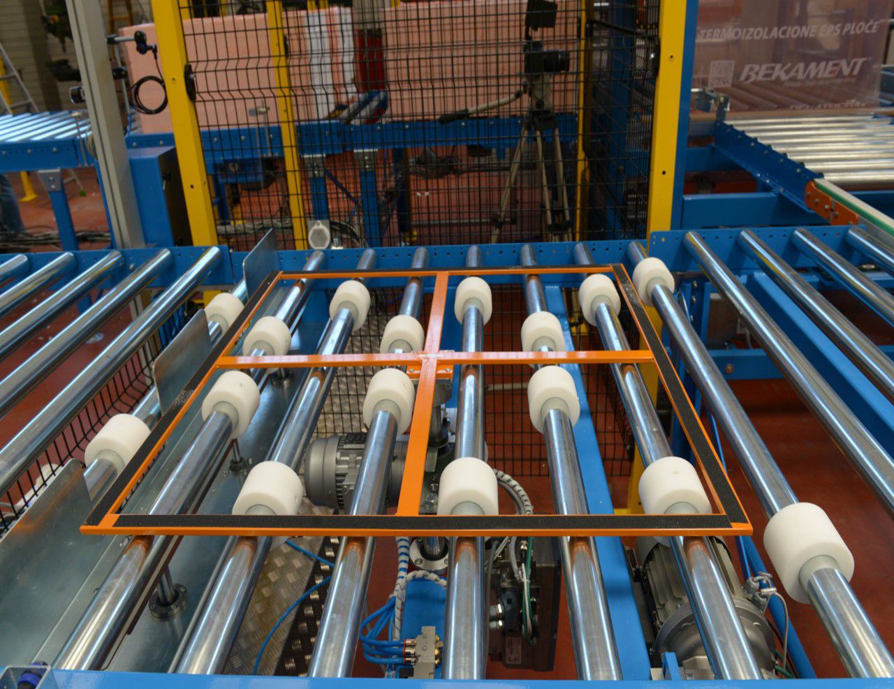 Conveyor rotating unit - MACDUE