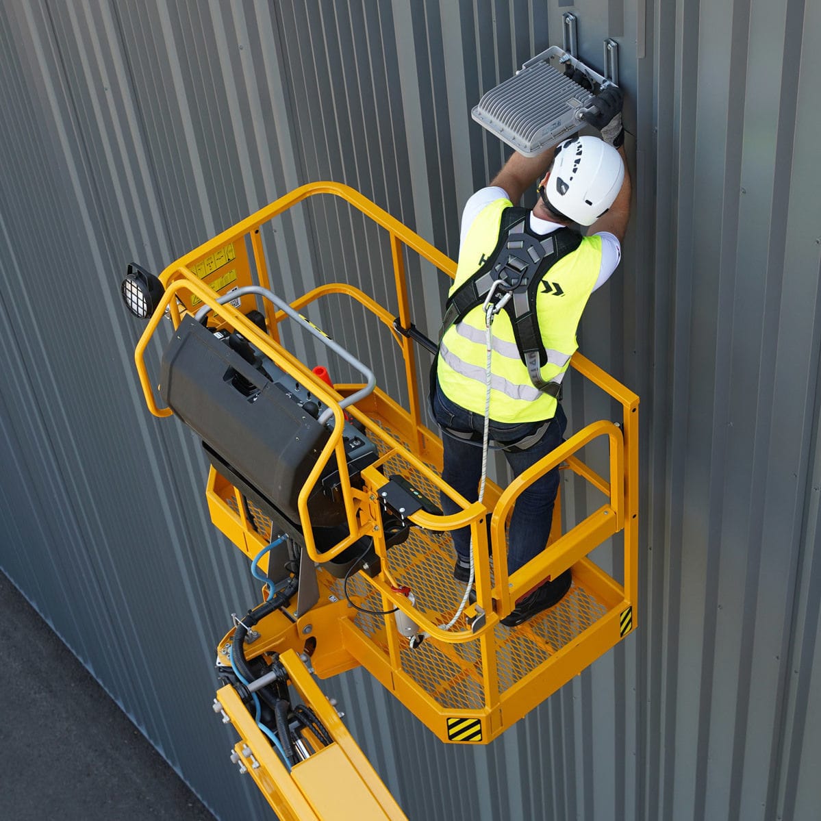 Aerial work platform fall arrest system - FASTN - Haulotte - for ...