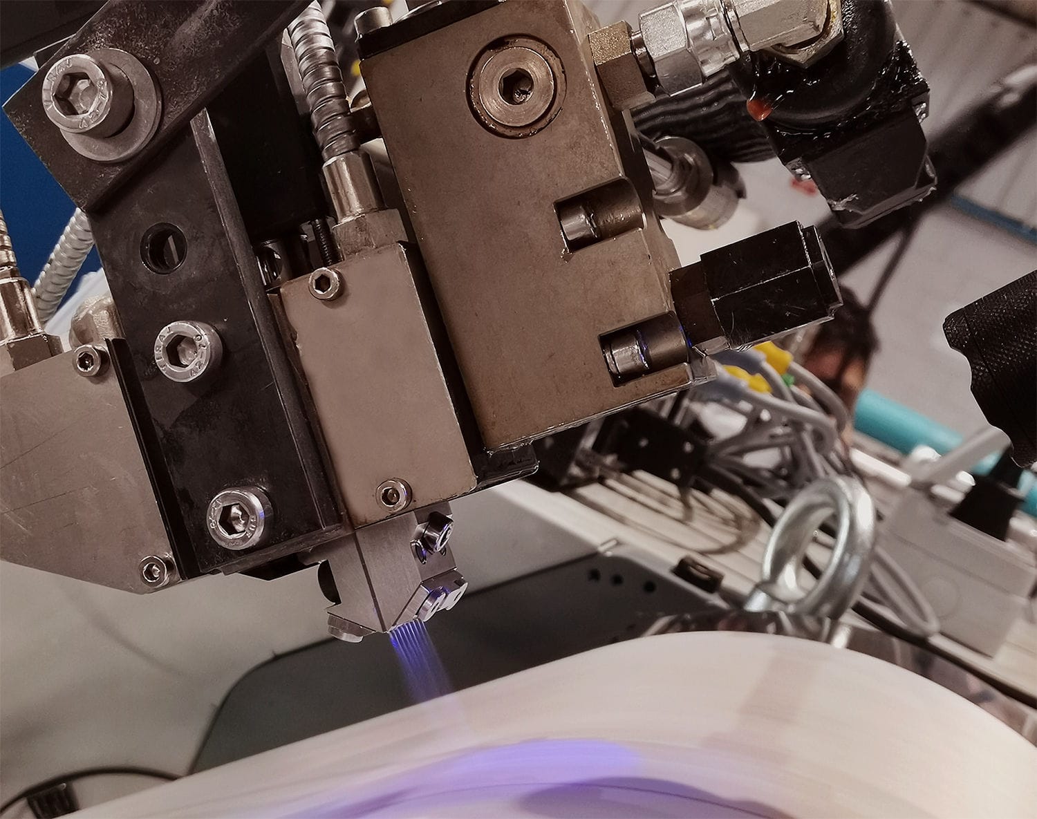 Spray atomizing nozzle - Sigma - Valco Melton - for adhesives ...