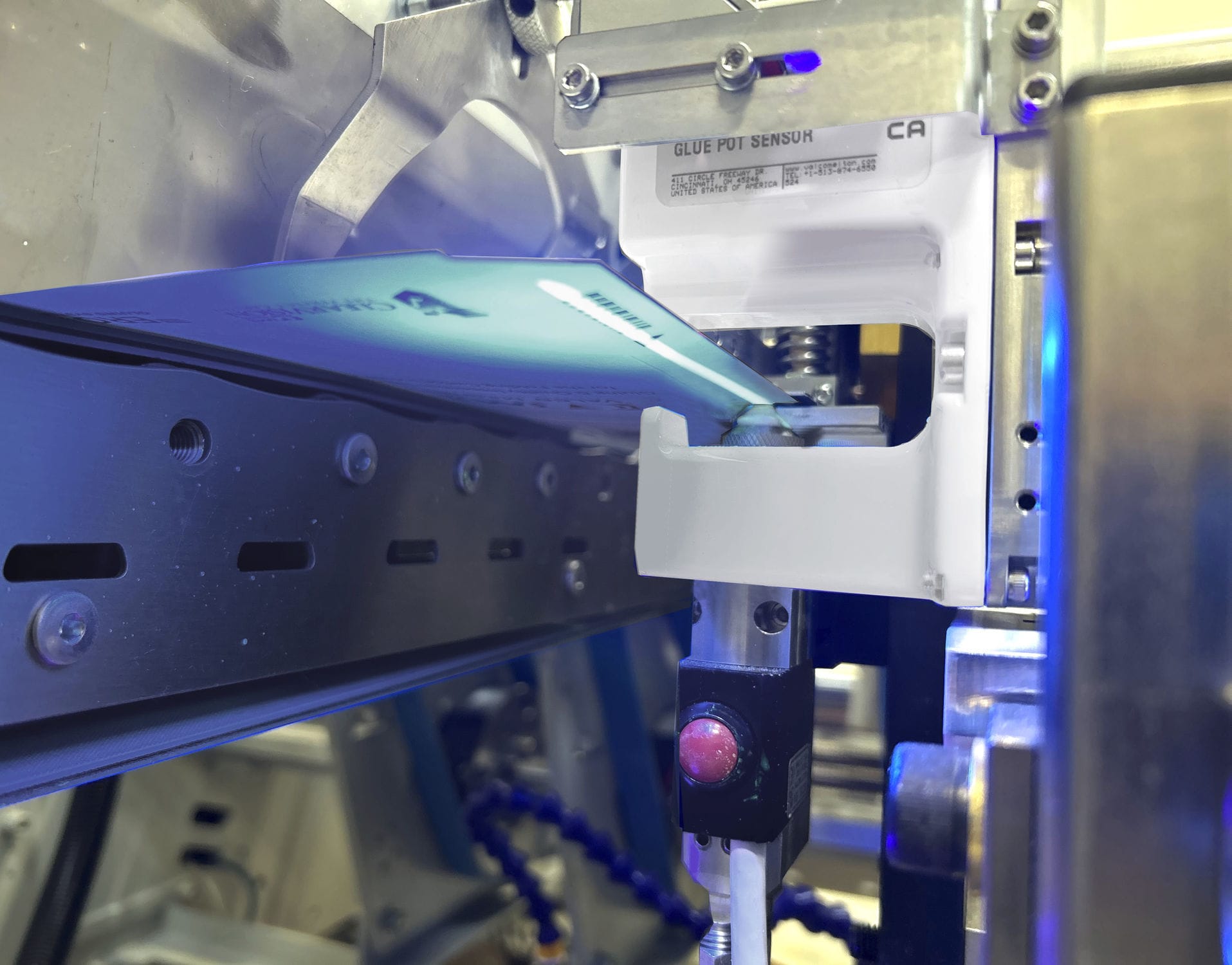 Presence detector - CGS-40 - Valco Melton - capacitive / for cardboard ...