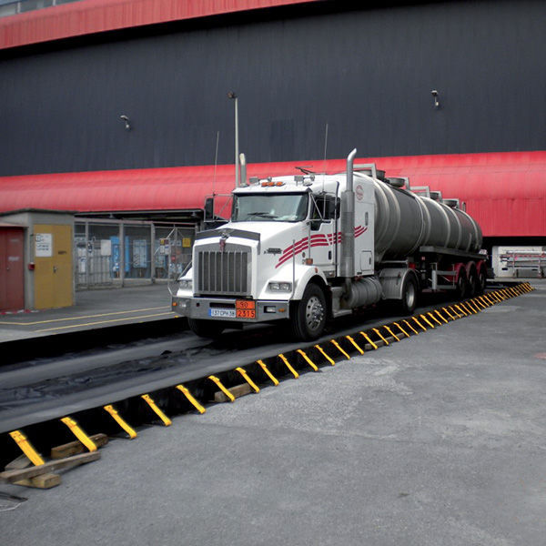Heavy load containment bund - BCAM - GMT - for trucks / polyethylene ...