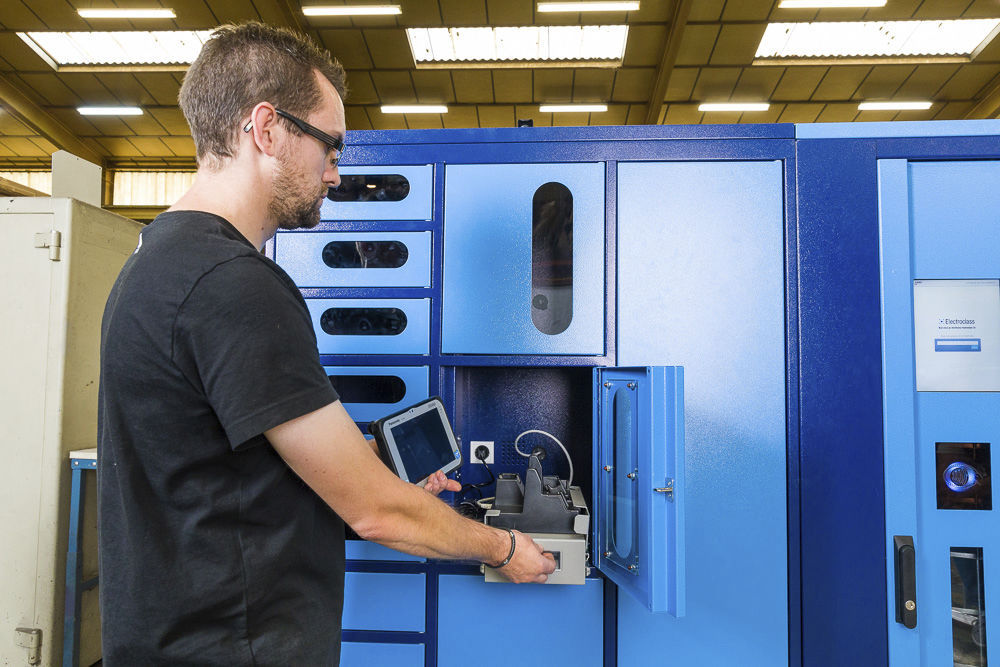 Automatic dispenser - LOCKERBOX - ELECTROCLASS - stand-alone ...