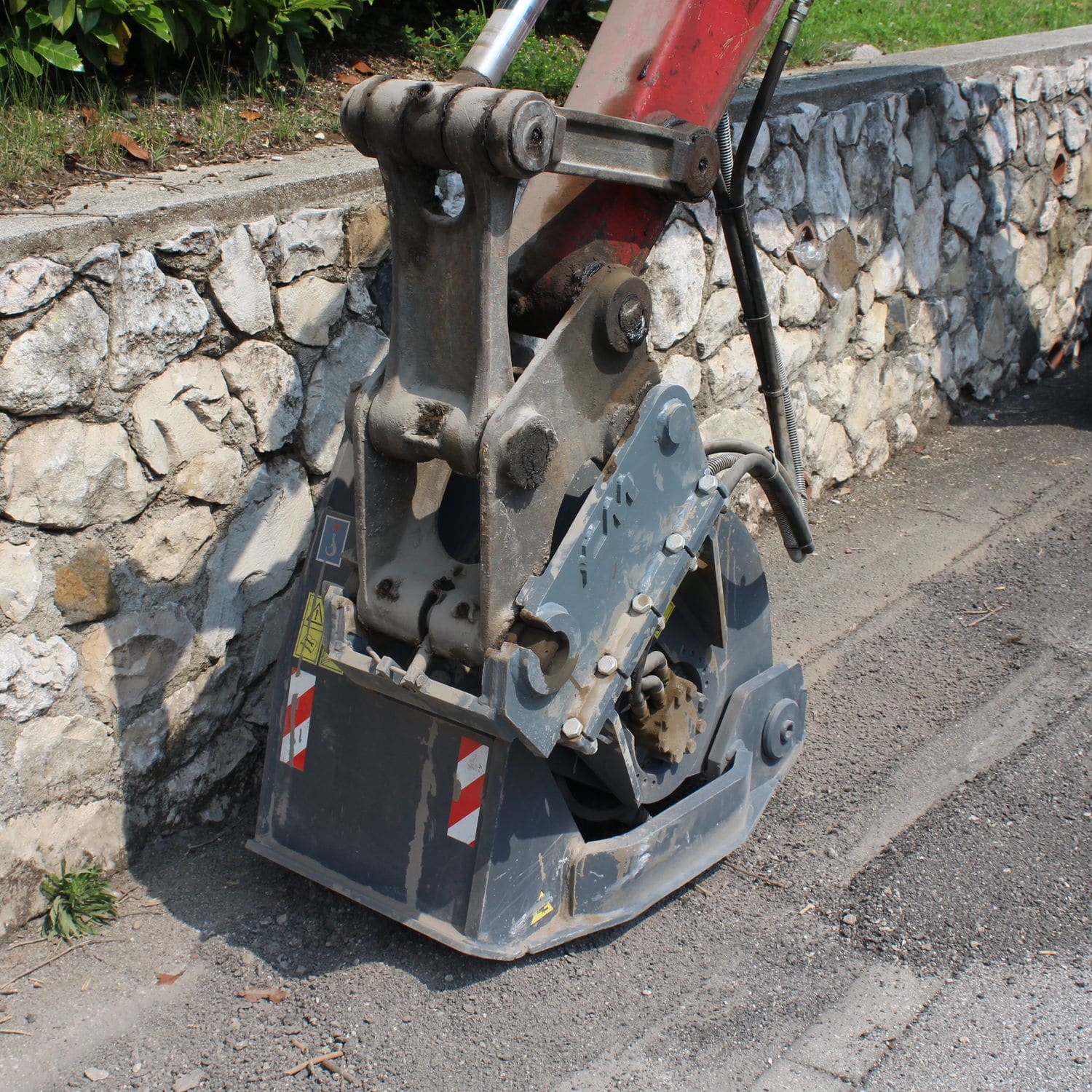 Excavator cold planer - FSE 20.10 - CM Srl - compact / for asphalt ...