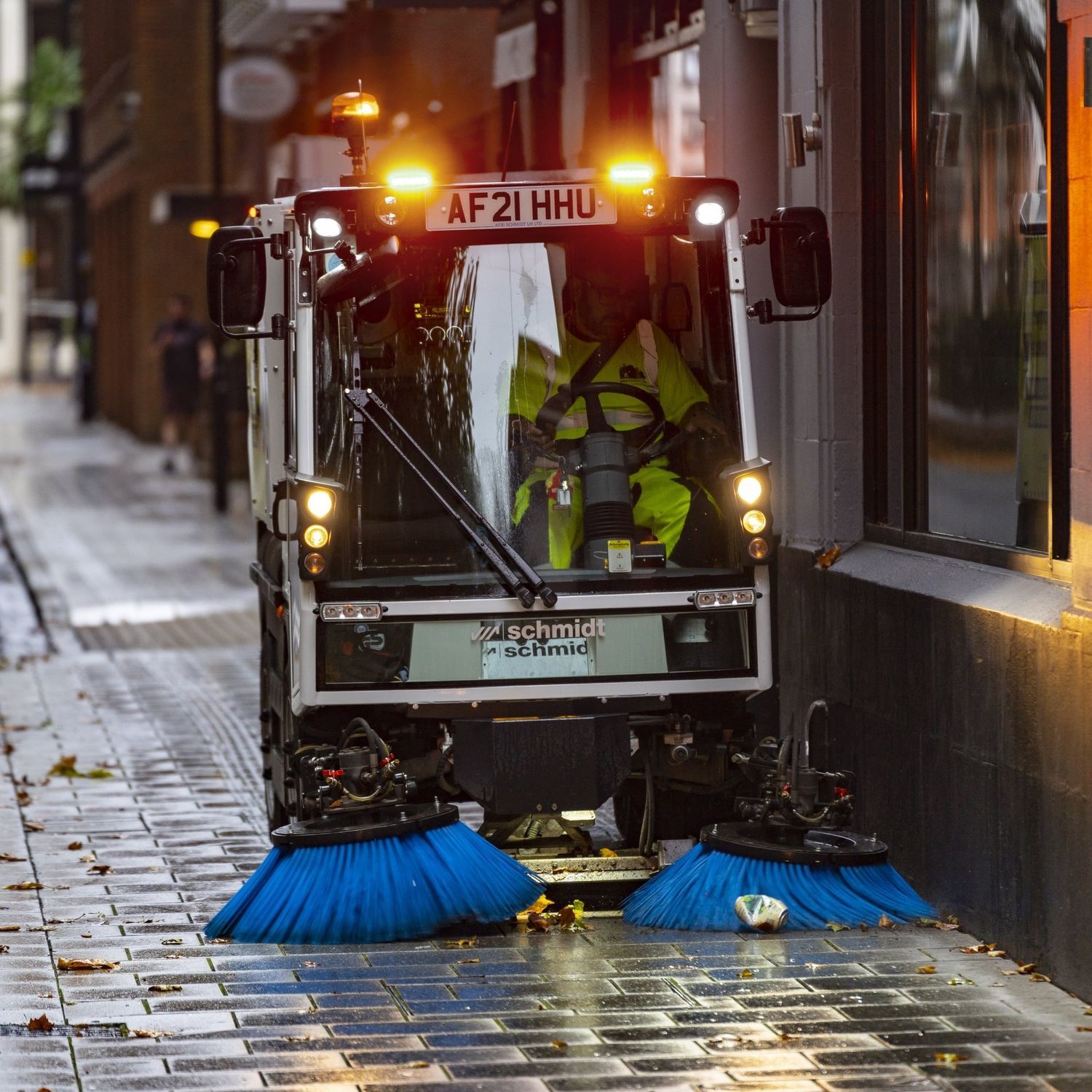 Compact sweeper - eSwingo 200⁺ series - Aebi Schmidt Holding AG - electric