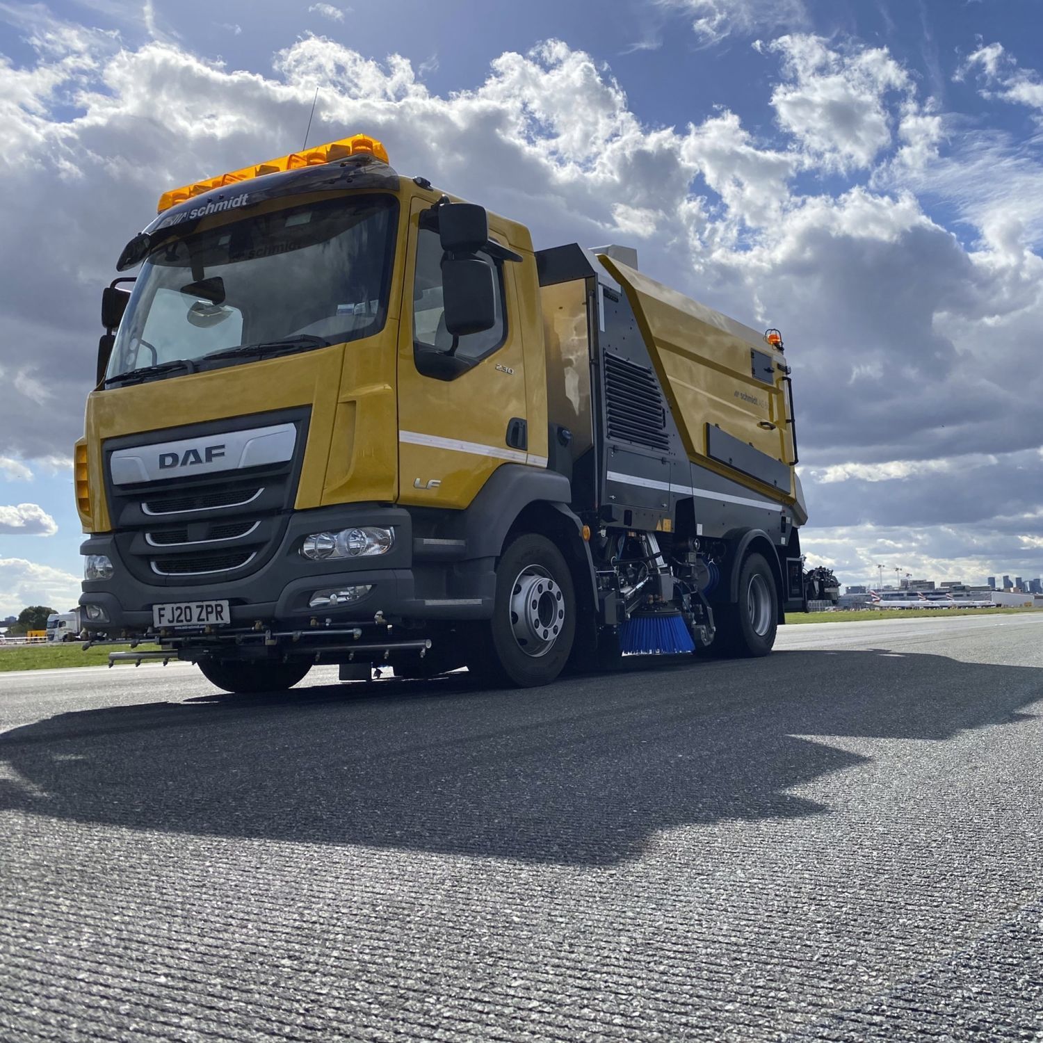 Truck-mounted sweeper - AS 660 - Aebi Schmidt Holding AG - diesel / for ...