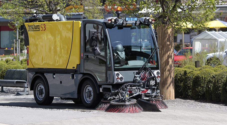 Diesel sweeper - Compact Sweeper S3 - Boschung Mecatronic AG - street ...