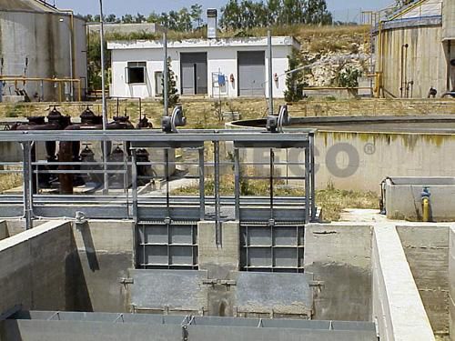 Wastewater treatment sluice gate - PVR - SERECO