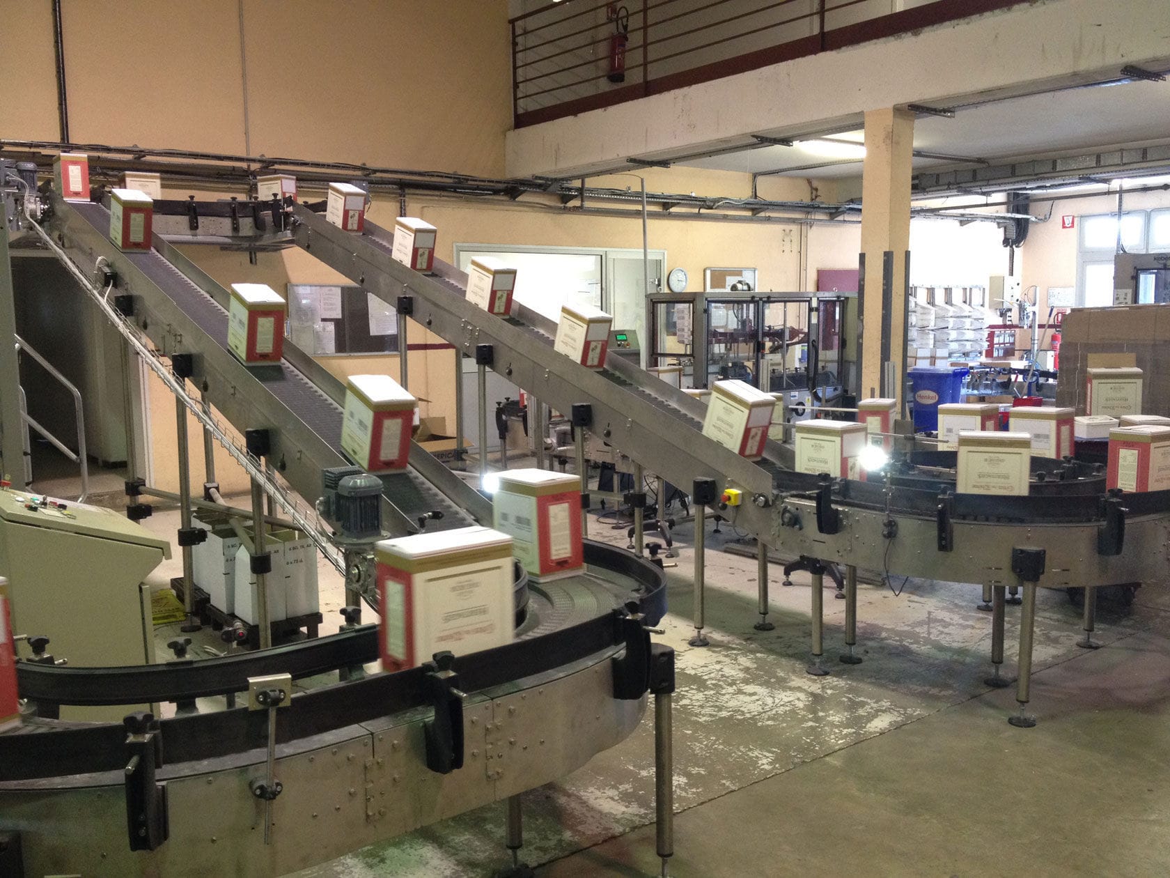 Belt conveyor - MAS PACK - transport / for cardboard boxes / stainless ...