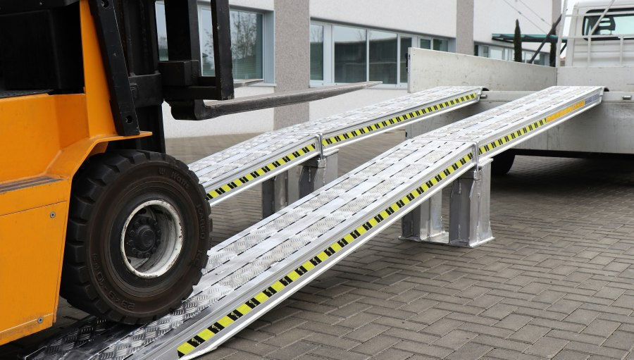Aluminum loading ramp - lotus
