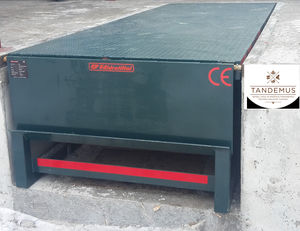 Hydraulic loading ramp - Standard hydraulic loading ramp - Hidrotiltai ...