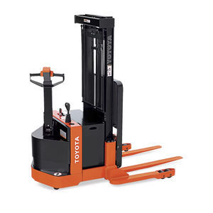 Electric reach truck - 6BWR15 - Toyota Industrial Equipment - walk ...