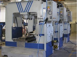Hydrostatic testing machine - 3951480 - GMR di Maffi Raimondo Srl ...