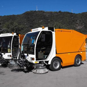 Diesel suction sweeper - SA2 - Sicas Euroclean Srl - outdoor / with two ...