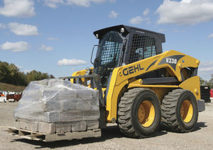 Skid steer loader - 1640E - Gehl