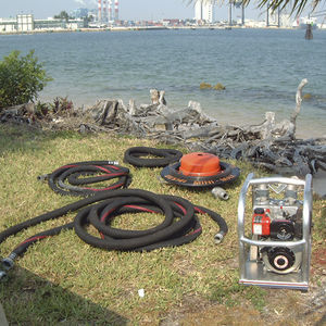 Oil skimmer - DBD - DESMI Pumping Technology A/S - pneumatic / surface