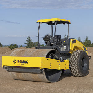 Single-cylinder road roller - BW 213 PDH-5 - BOMAG - articulated
