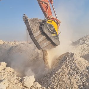 Crusher bucket - BF90.3 S4 - MB Crusher - for excavators / for mining