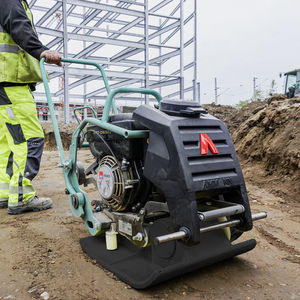 Reversible vibratory plate - APH 1000 TC - Ammann - remote-controlled